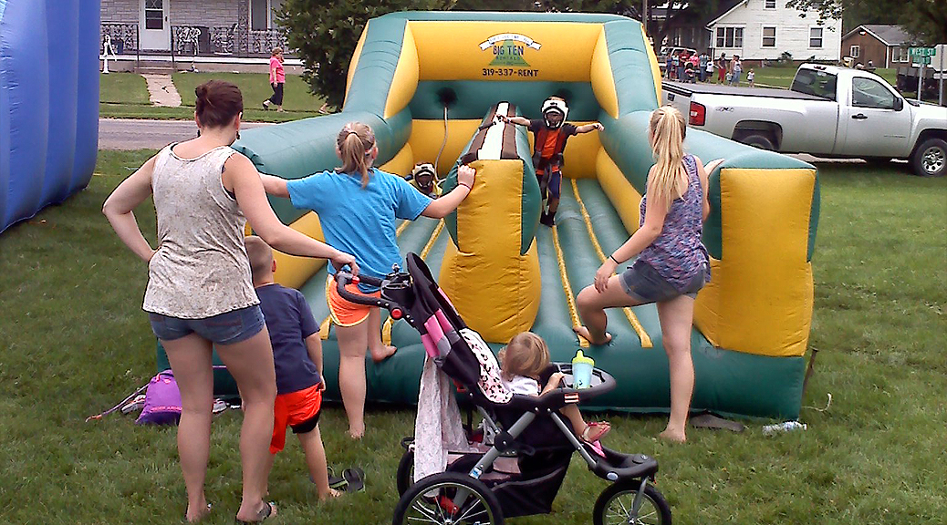 Bungee run challenge inflatable rental: Iowa City, Cedar Rapids Bungee run challenge inflatable rental: Iowa City, Cedar Rapids